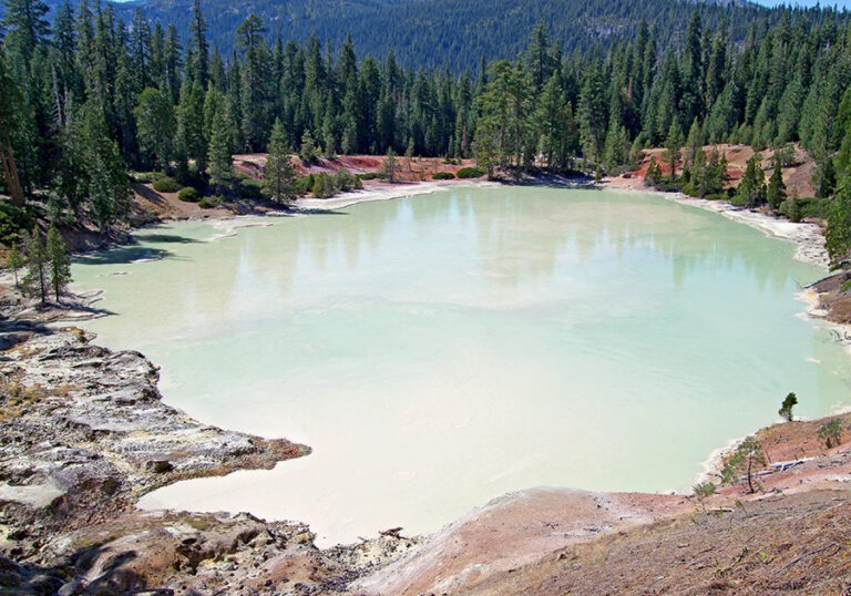 7 Must-See Sights of Lassen Volcanic National Park